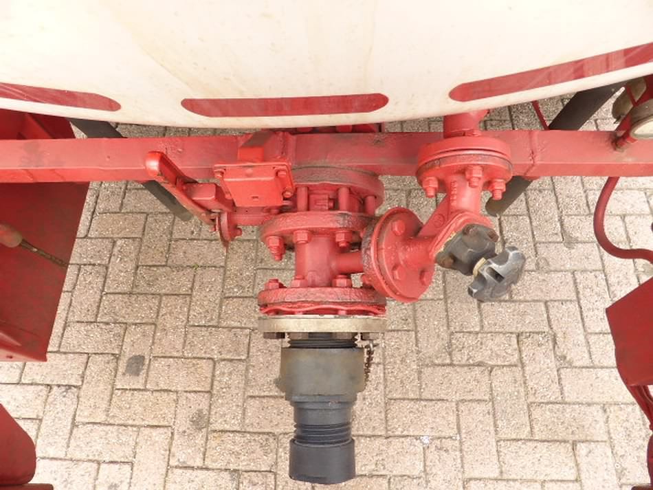 GOFA COATED CHEMICAL TANK - Kleyn Trucks