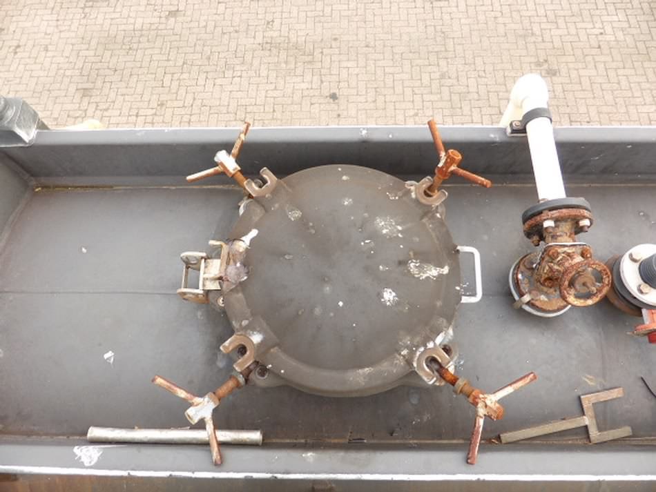 GOFA COATED CHEMICAL TANK - Kleyn Trucks
