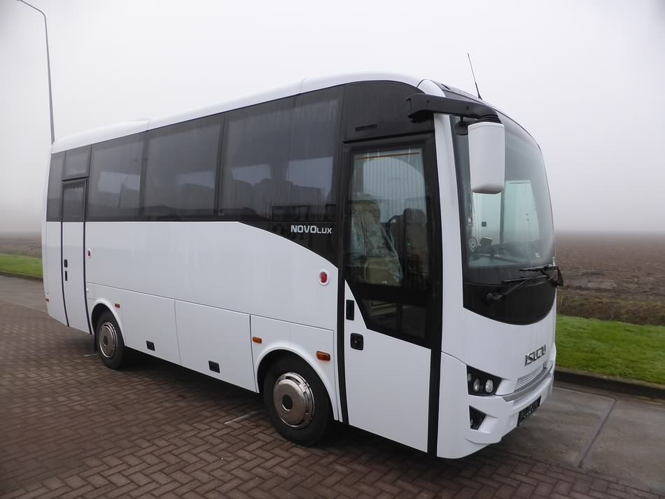 ISUZU NOVO LUX 31P TOUR V. - Kleyn Vans