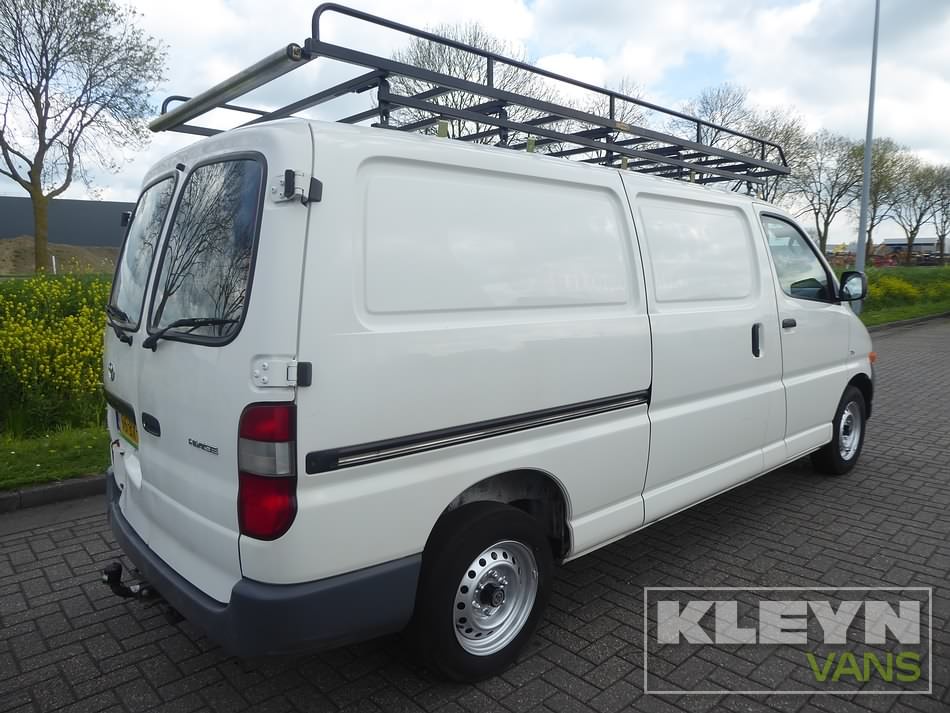 TOYOTA HI ACE 2.5 D4D - Kleyn Vans