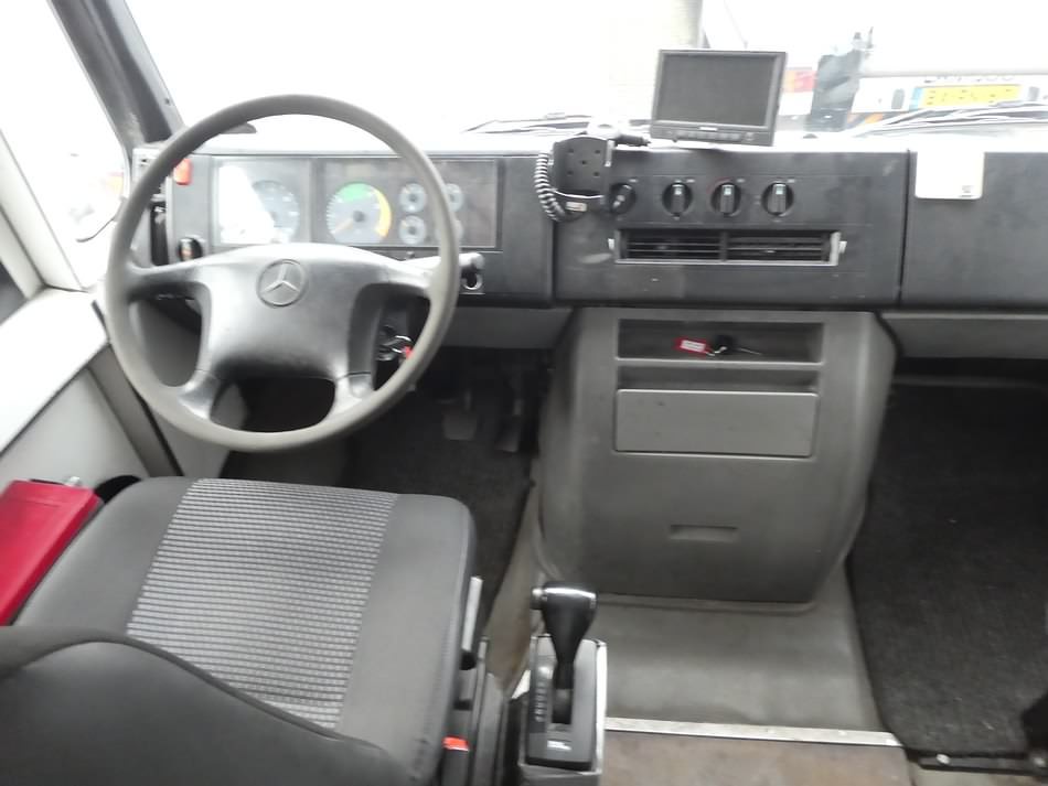 MERCEDES-BENZ VARIO 813 D - Kleyn Vans