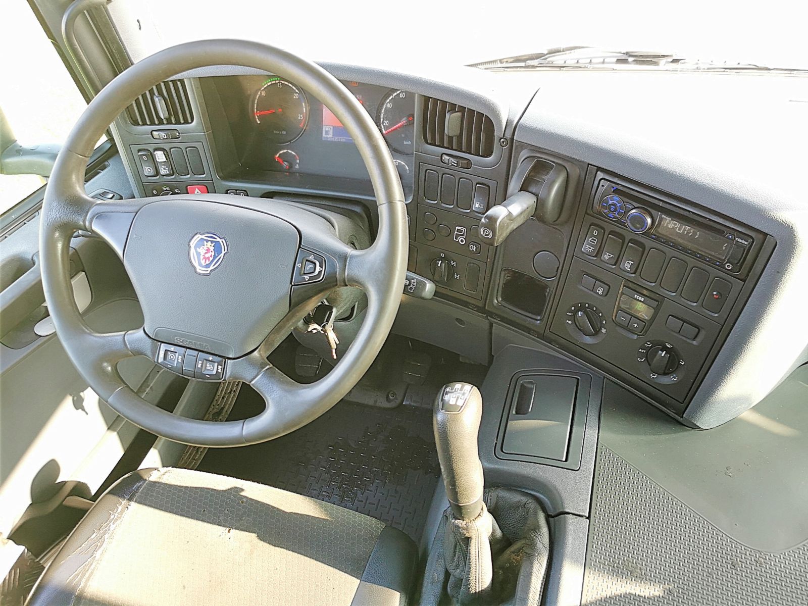 SCANIA P360 - Kleyn Vans