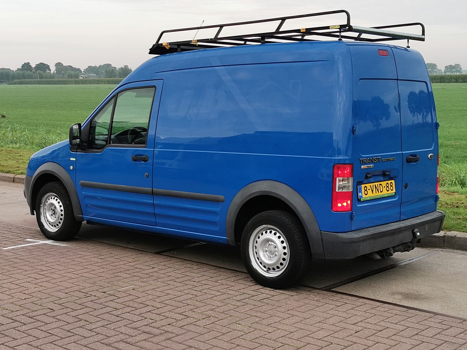 Elismer s Ereklyetart Keltezett Ford Transit Connect S lya bra Elismer s Ereklyetart Keltezett Ford Transit Connect S lya bra