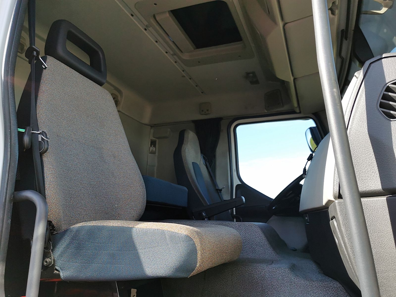 VOLVO FE 250.18 - Kleyn Vans