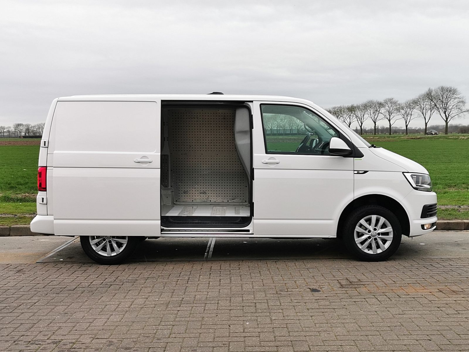 VOLKSWAGEN TRANSPORTER 2.0 TDI - Kleyn Vans