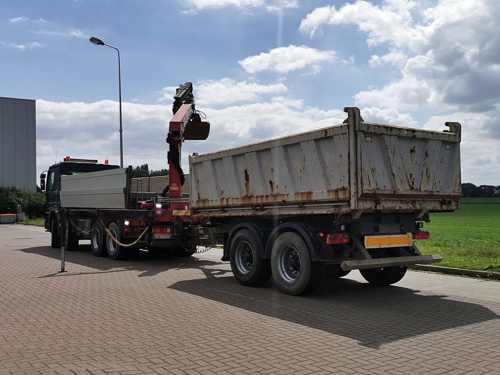 MEILLER 2 AXLE 3 WAY TIPPER - Kleyn Trucks