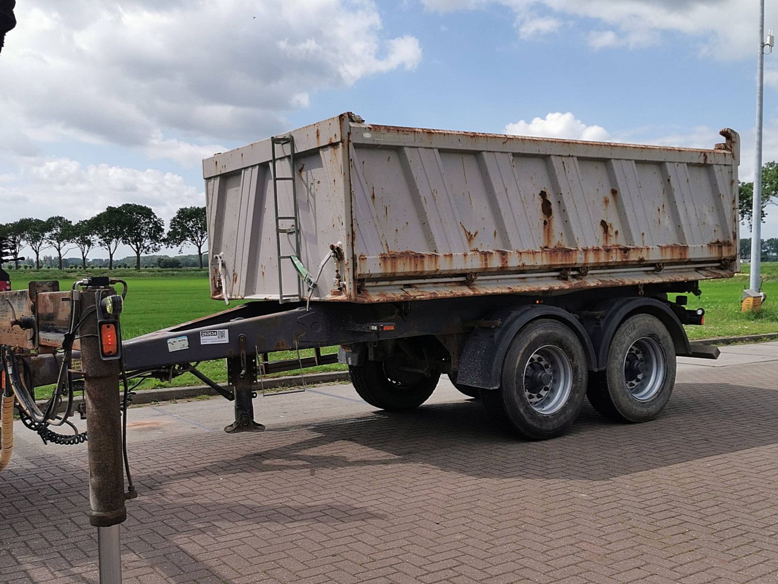 MEILLER 2 AXLE 3 WAY TIPPER - Kleyn Trucks