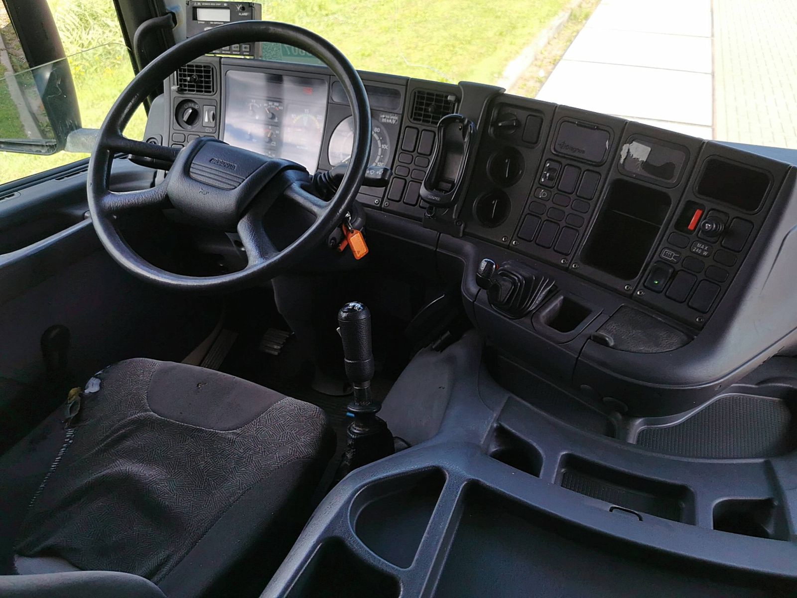 SCANIA P94.220 - Kleyn Trucks