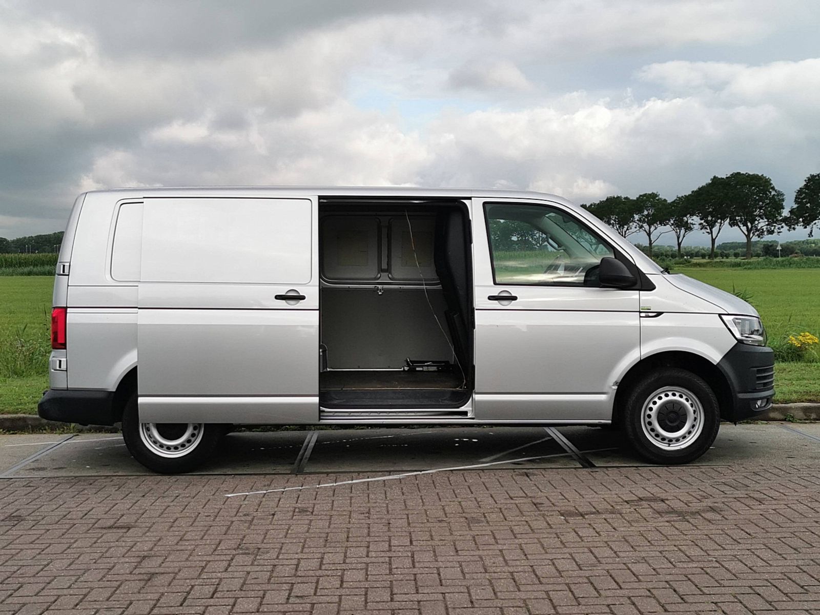 VOLKSWAGEN TRANSPORTER 2.0 TDI - Kleyn Vans