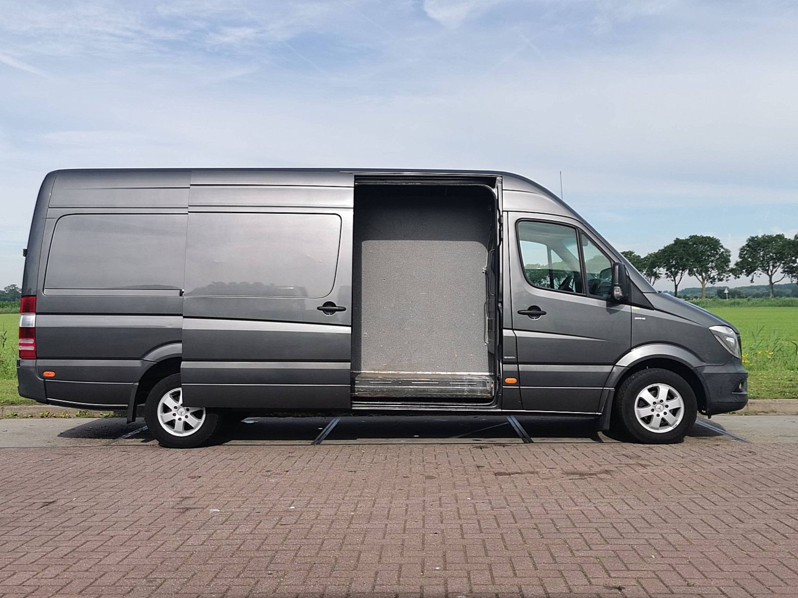 MERCEDES-BENZ SPRINTER 319 - Kleyn Vans
