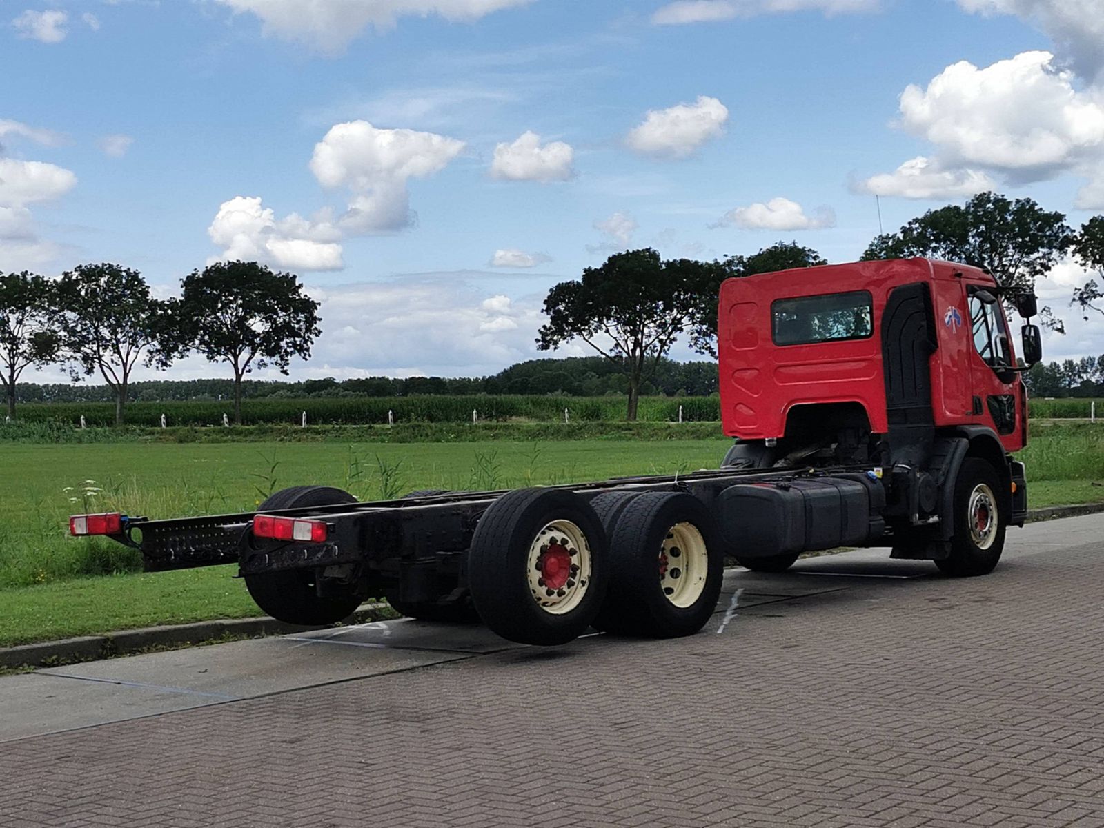 RENAULT PREMIUM 320 - Kleyn Trucks