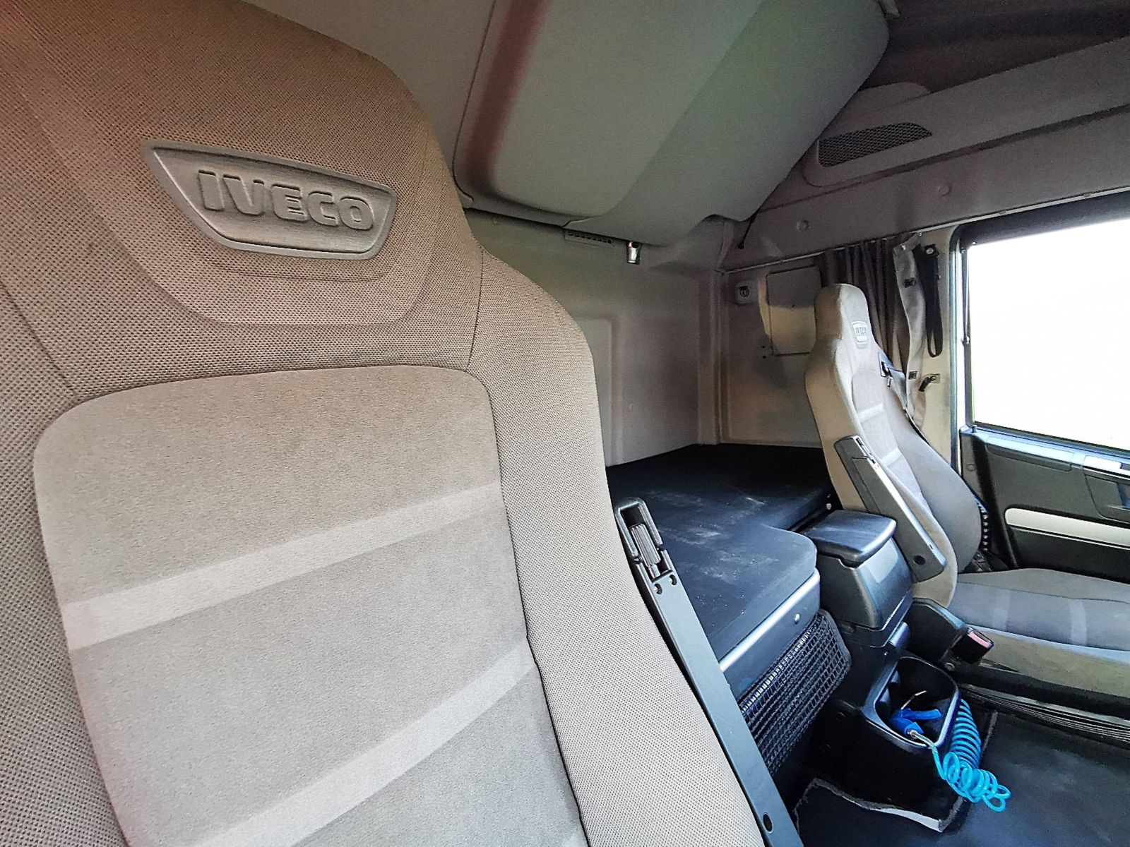 IVECO AS440S48 STRALIS - Kleyn Vans