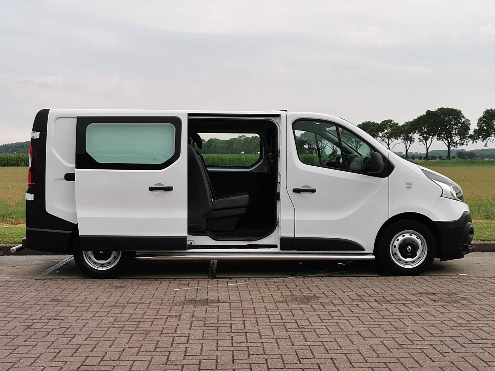 RENAULT TRAFIC L2 DC 146PK - Kleyn Trucks