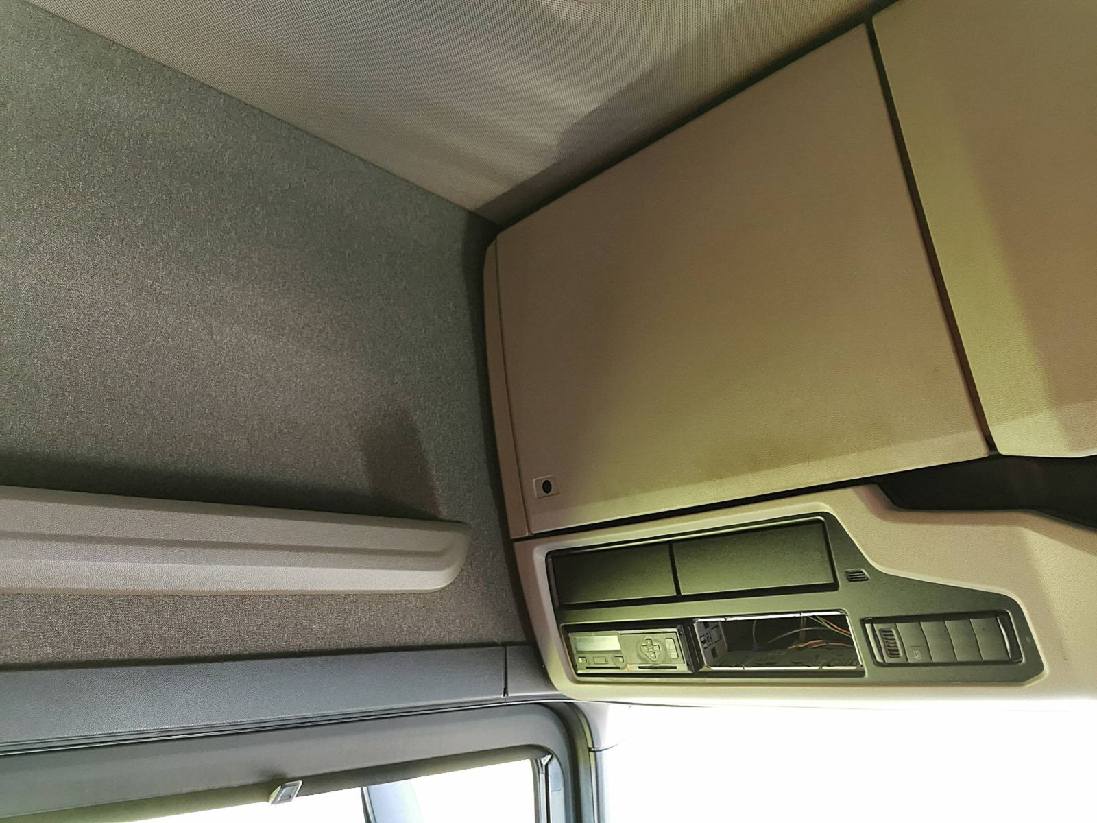 SCANIA R410 - Kleyn Vans