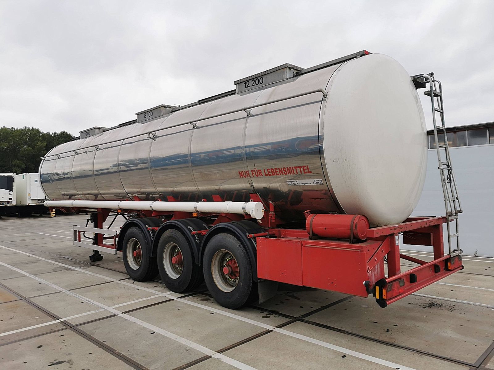 HENDRICKS FOODSTUFF TANKER - Kleyn Trucks