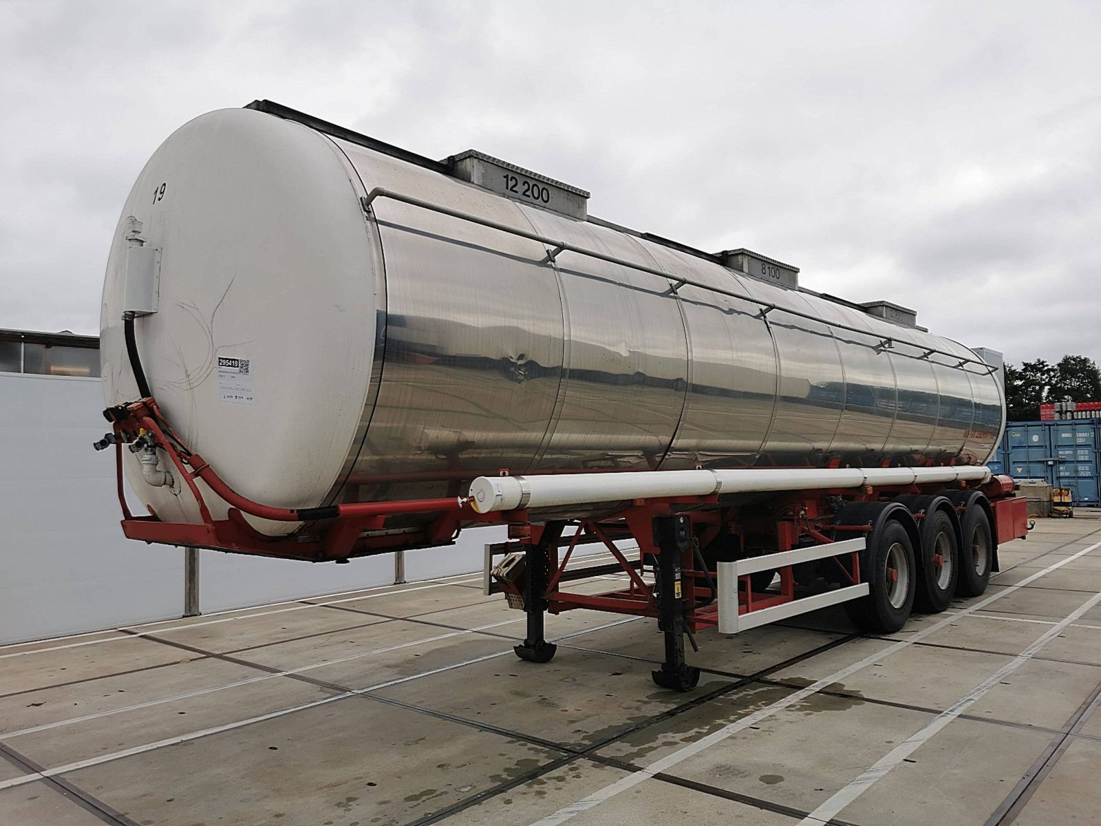 HENDRICKS FOODSTUFF TANKER - Kleyn Trucks