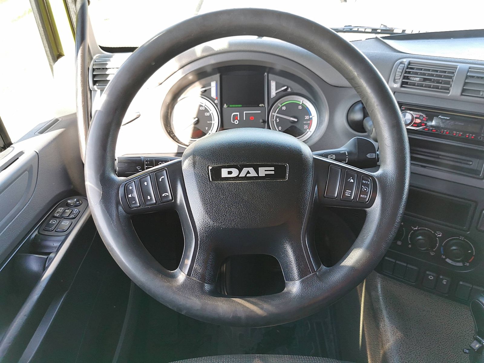 DAF CF 330 FT - Kleyn Vans