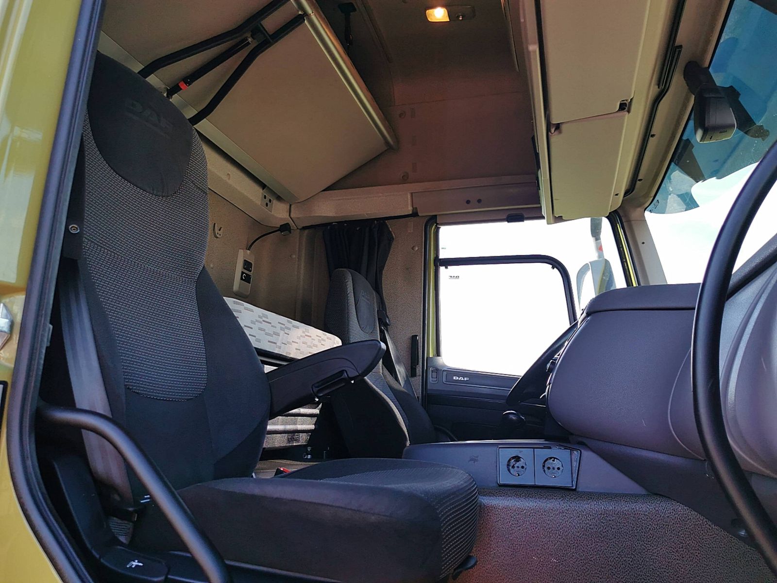 DAF CF 330 FT - Kleyn Vans