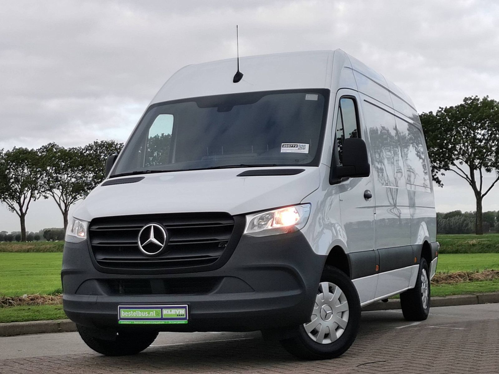 MERCEDES-BENZ SPRINTER 317 - Camionette