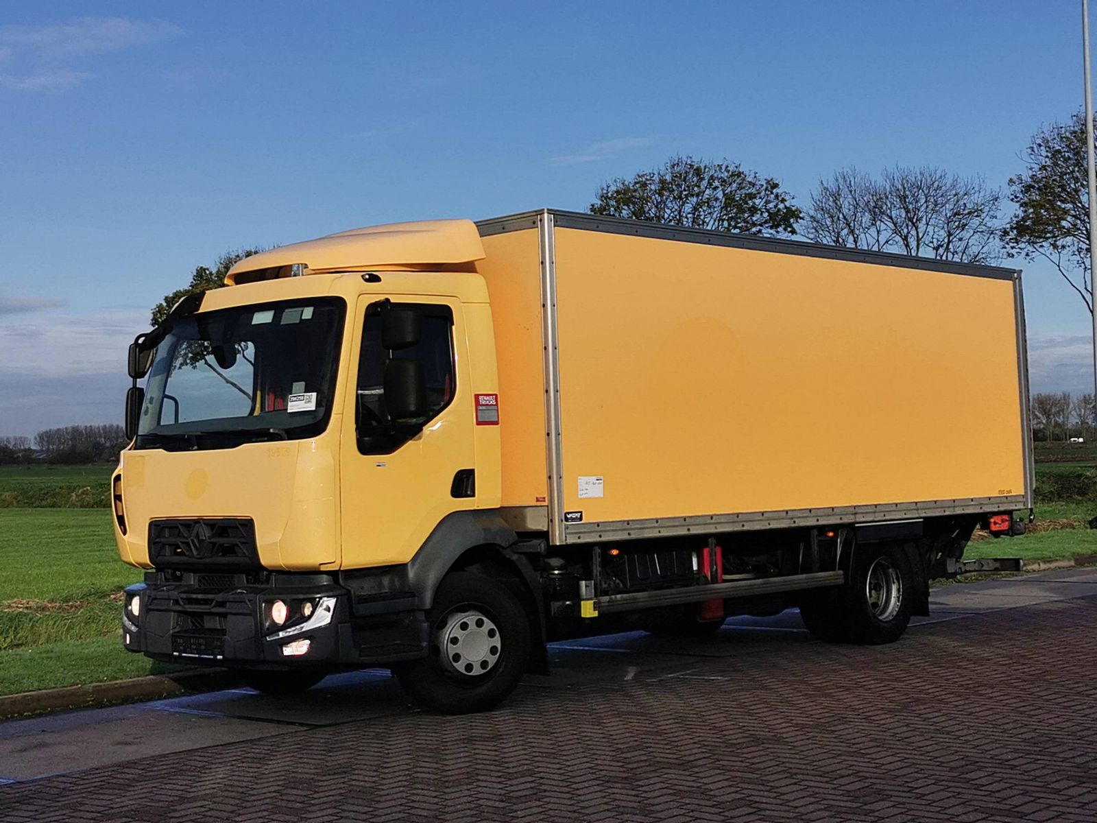 RENAULT D 220 - Kleyn Trucks