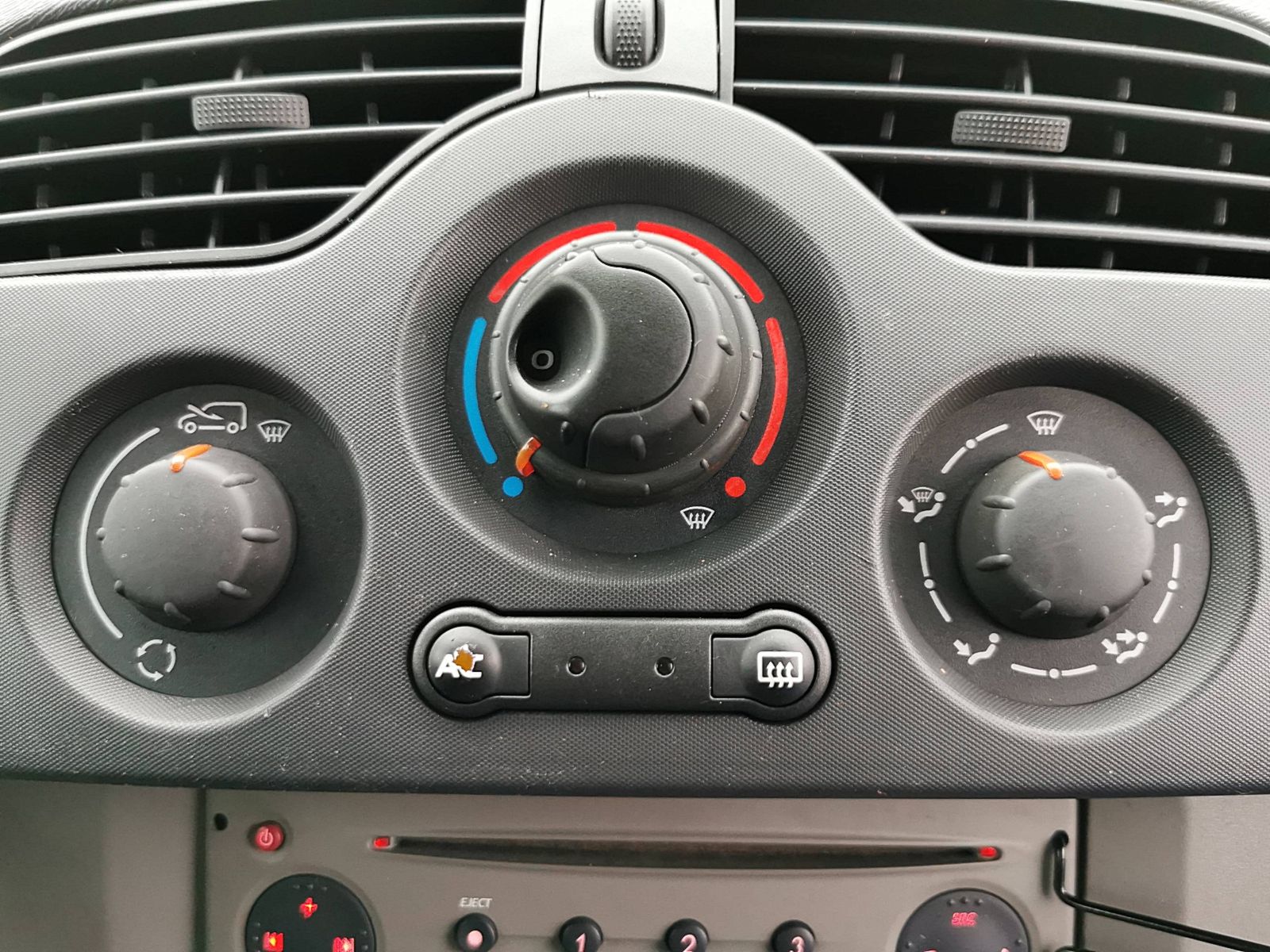 RENAULT KANGOO EXPRESS 1.5 - Kleyn Vans