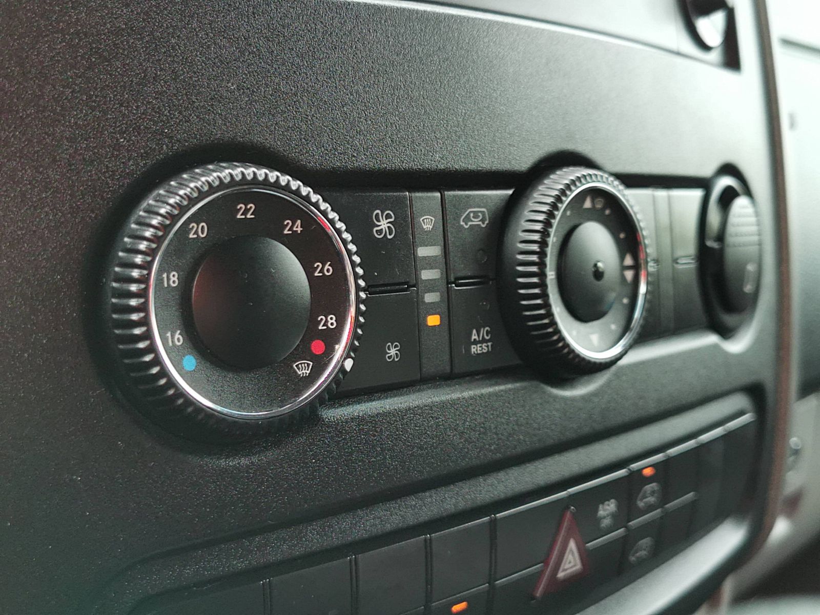 VOLKSWAGEN CRAFTER 2.0 - Kleyn Vans