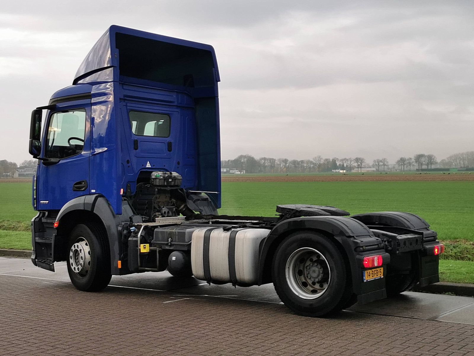 MERCEDES-BENZ ANTOS 1832 - Kleyn Trucks
