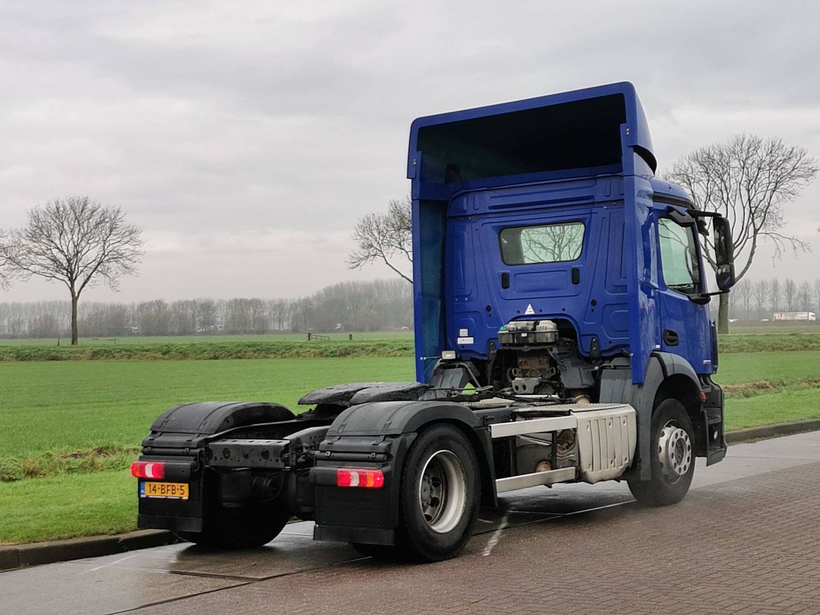 MERCEDES-BENZ ANTOS 1832 - Kleyn Trucks