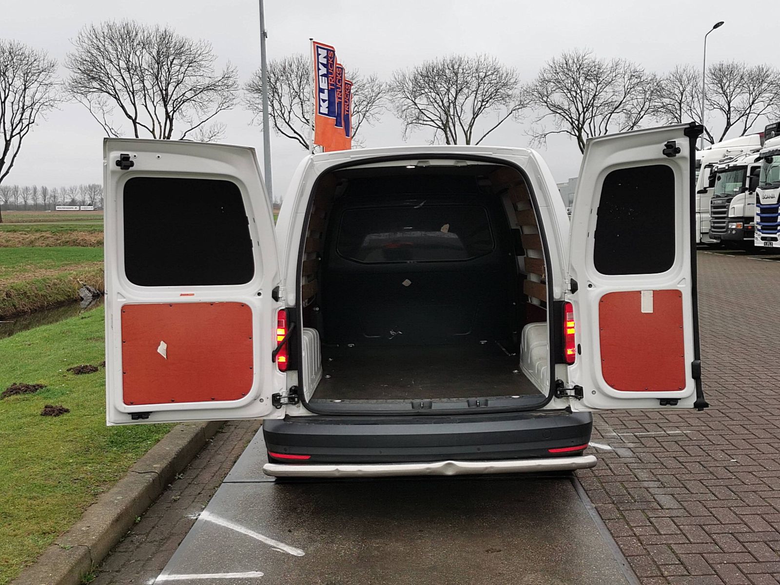 VOLKSWAGEN CADDY - Kleyn Vans