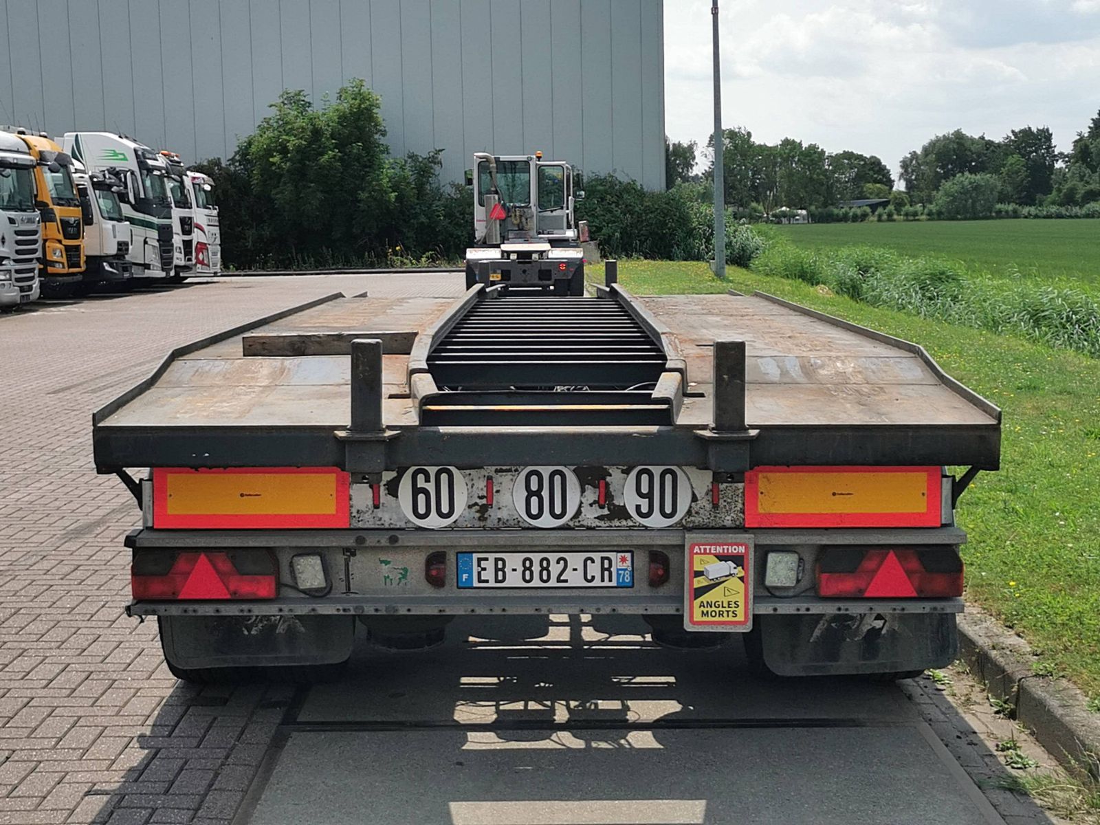 TRAX 2 AXLES CONTAINER - Kleyn Trucks