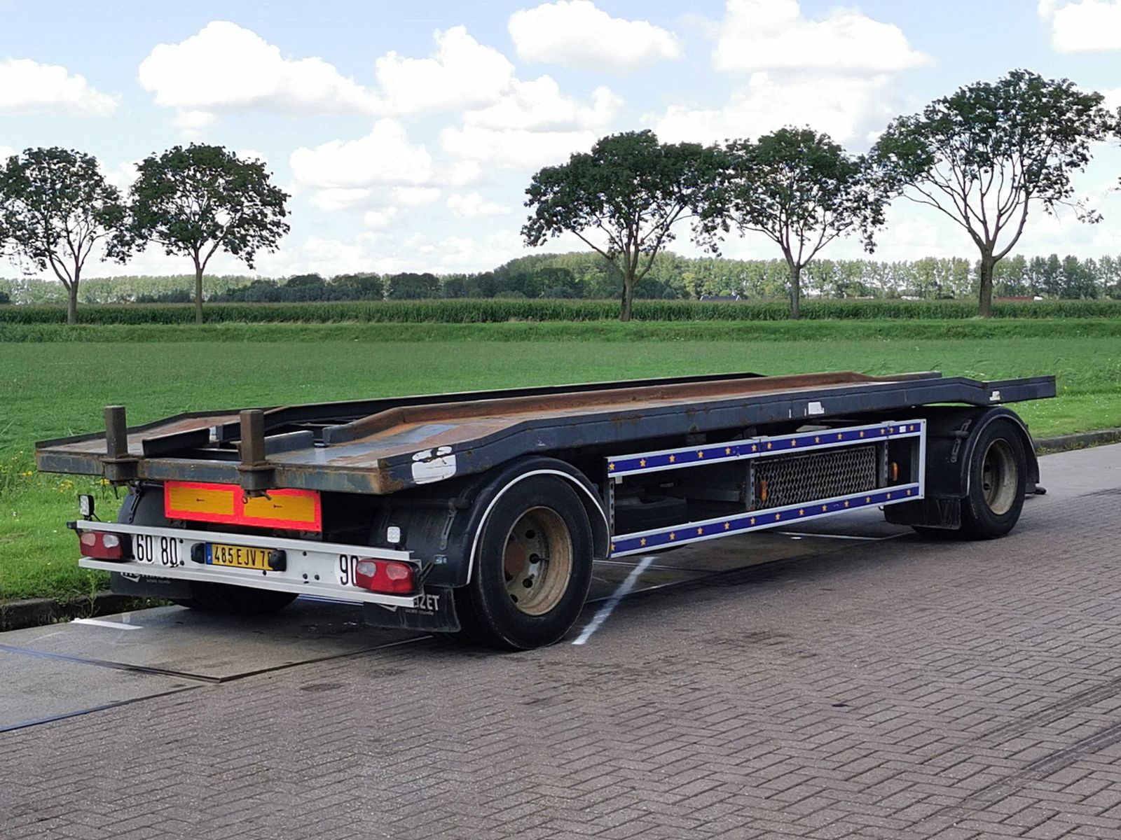 TRAX 2 AXLES CONTAINER - Kleyn Trucks