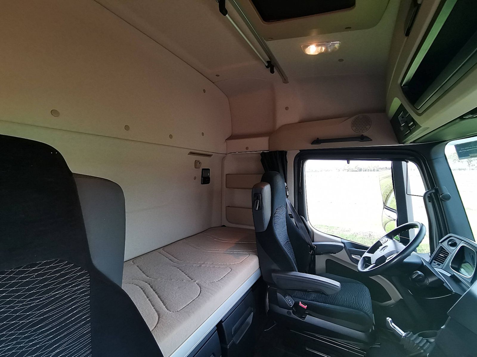 MERCEDES-BENZ ACTROS 1840 - Kleyn Trucks