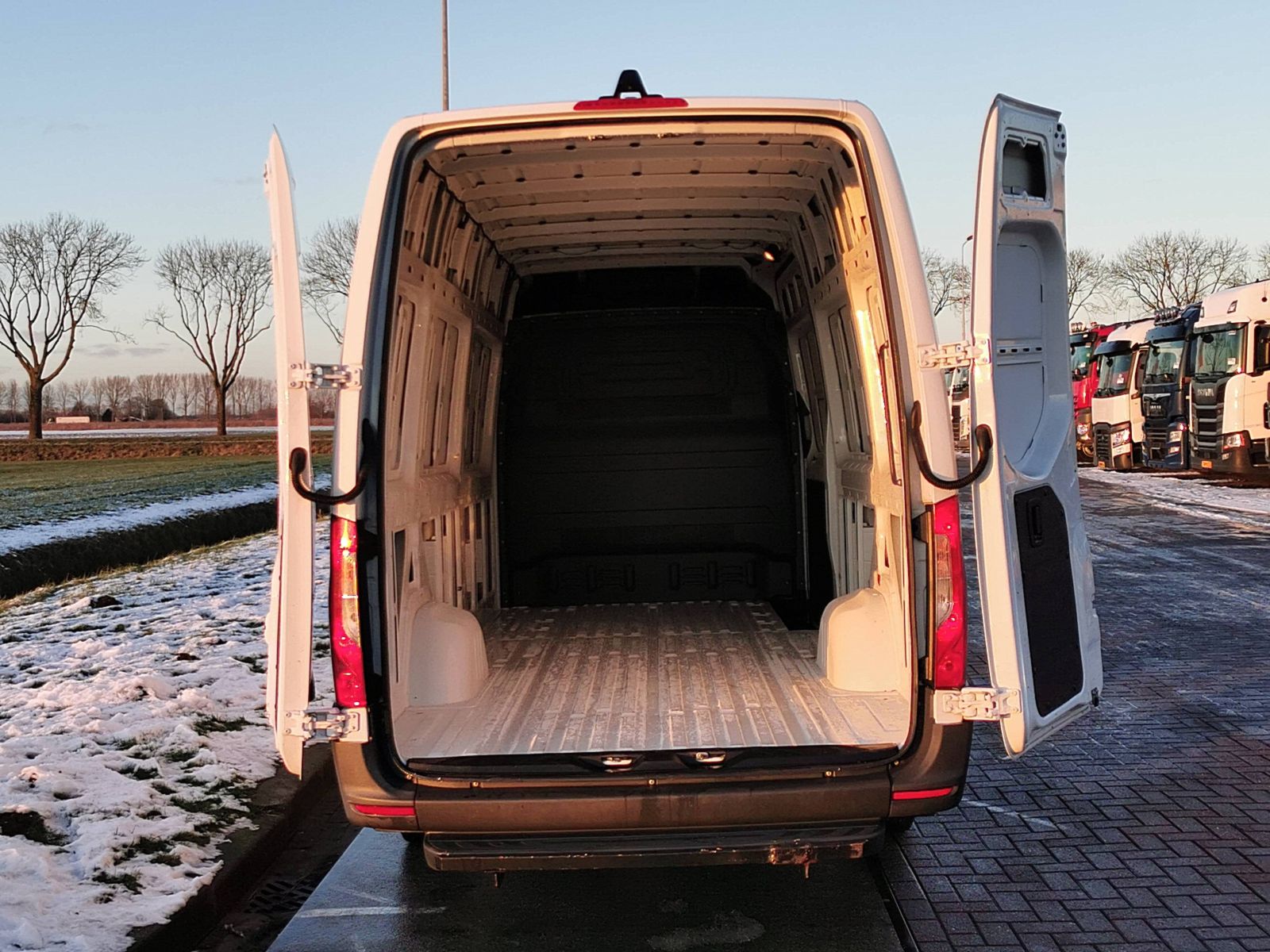 MERCEDES-BENZ SPRINTER 316 - Kleyn Vans