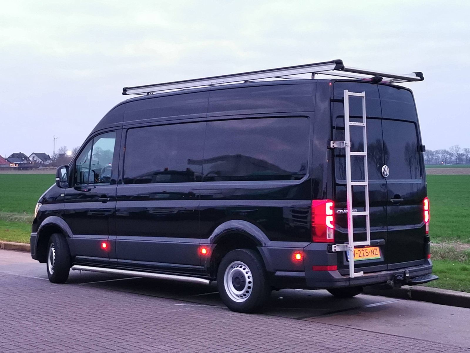 VOLKSWAGEN CRAFTER 35 2.0 - Bestelbus