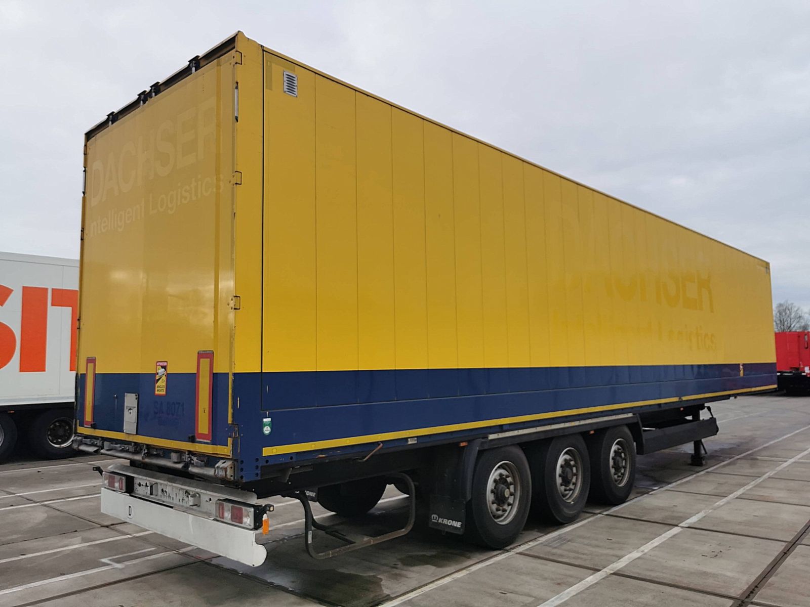 KRONE GARMENT-DOPPELSTOCK - Kleyn Trucks