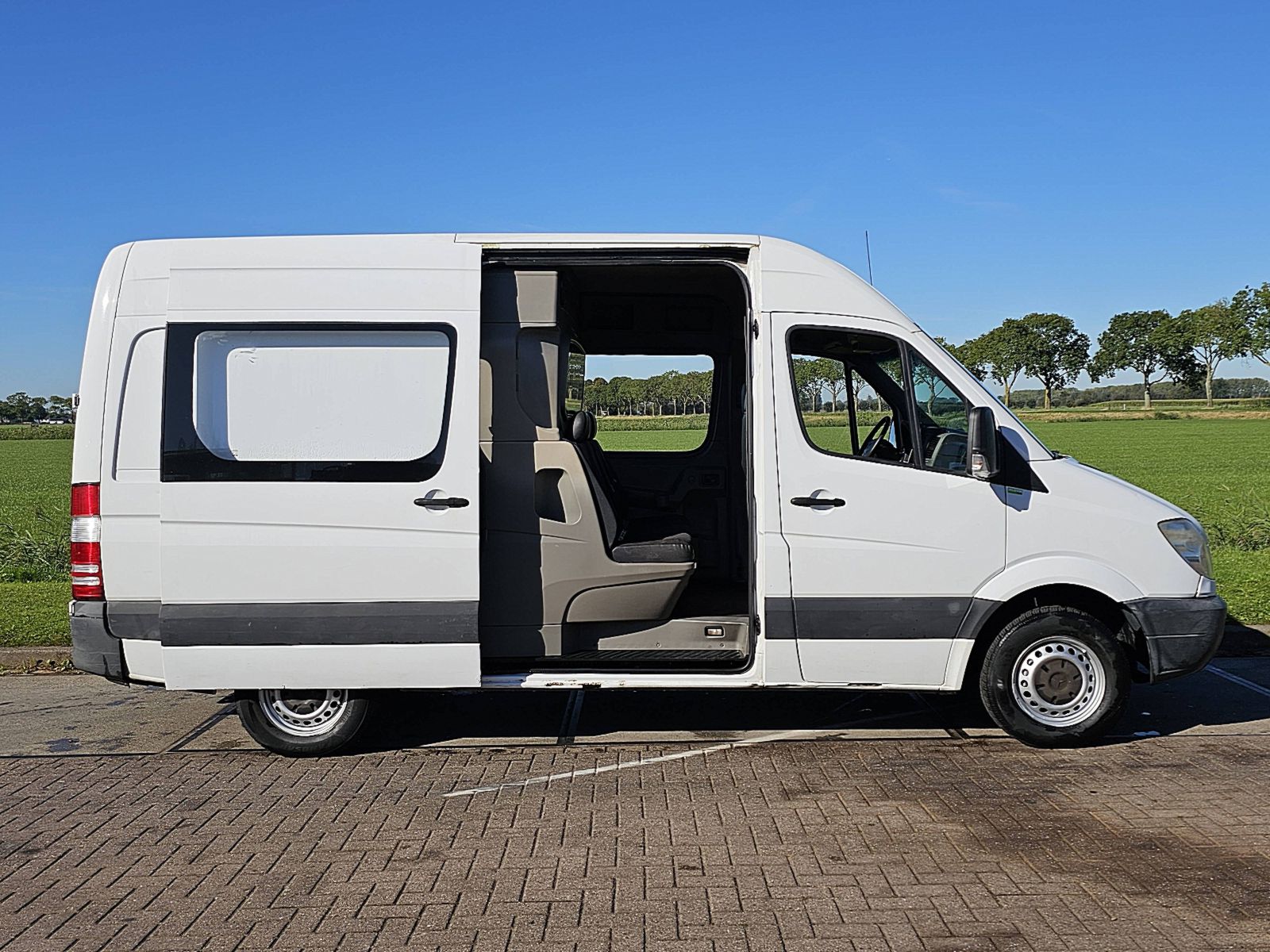 MERCEDES-BENZ SPRINTER 209 - Kleyn Vans